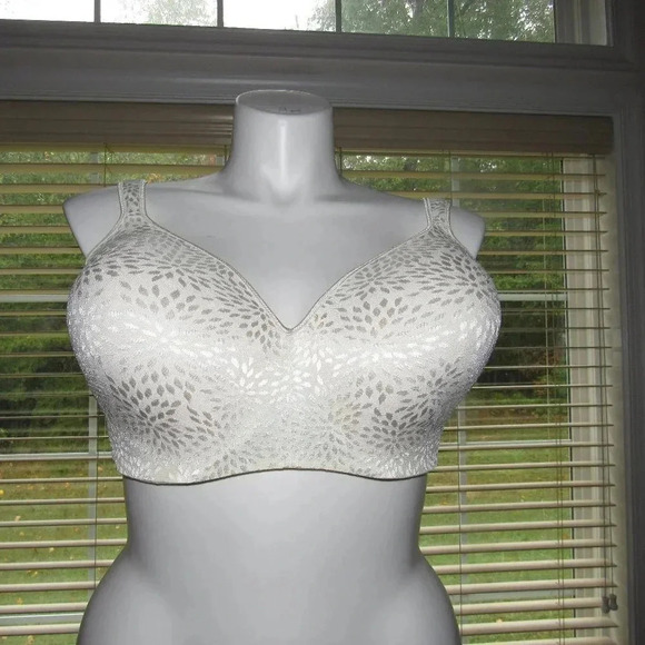 Playtex | Intimates & Sleepwear | Playtex Style 4823 Cream Bra Size ...
